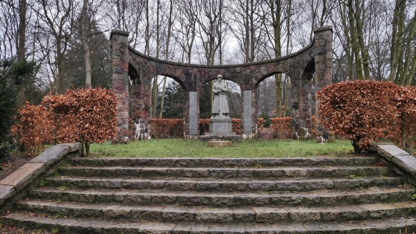 Neugestaltung des Kriegerdenkmals – SPD Bramfeld